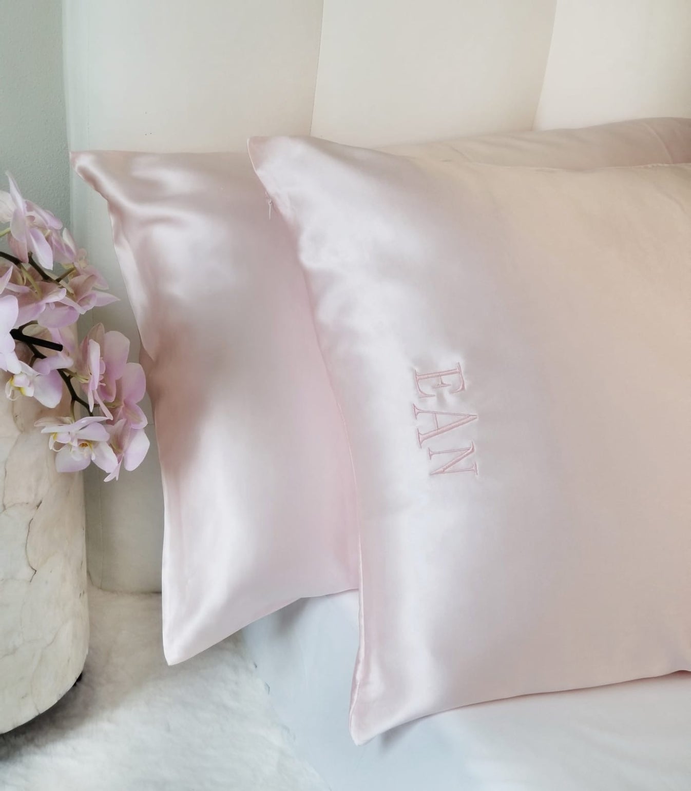 Personalized Monogrammed Queen Silk Pillowcase – The Natural Faces